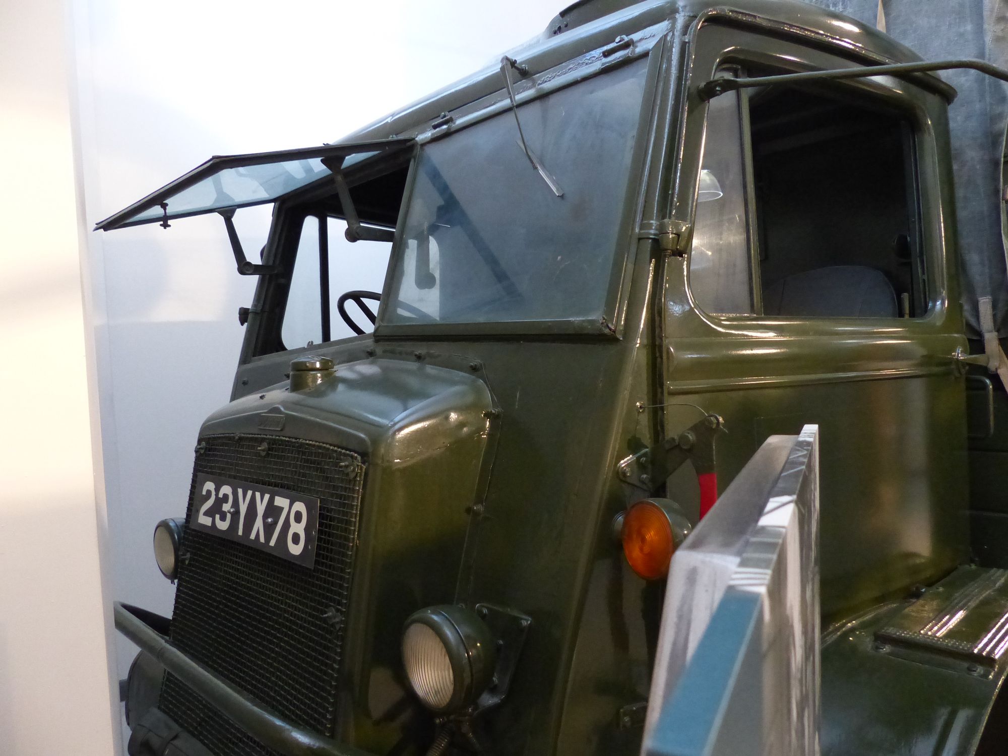 Bedford QL TYPE M Workshop Truck REME Museum :Maquetland.com:: Le monde de la maquette